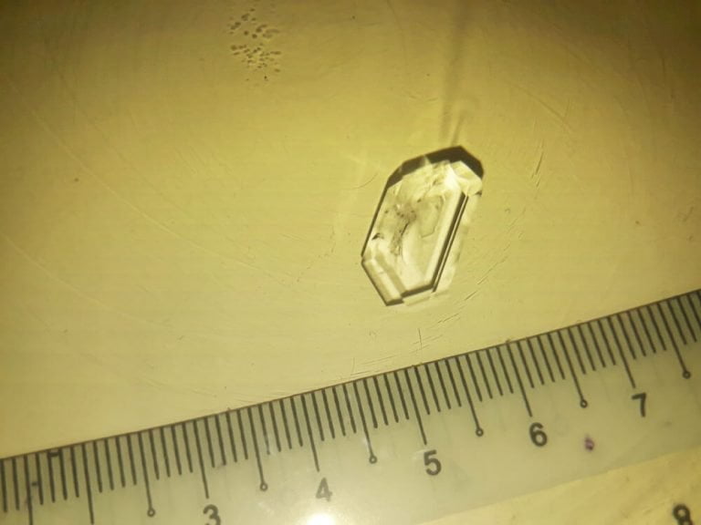 How to Make Giant Transparent Sugar Crystals at Home - Crystalverse